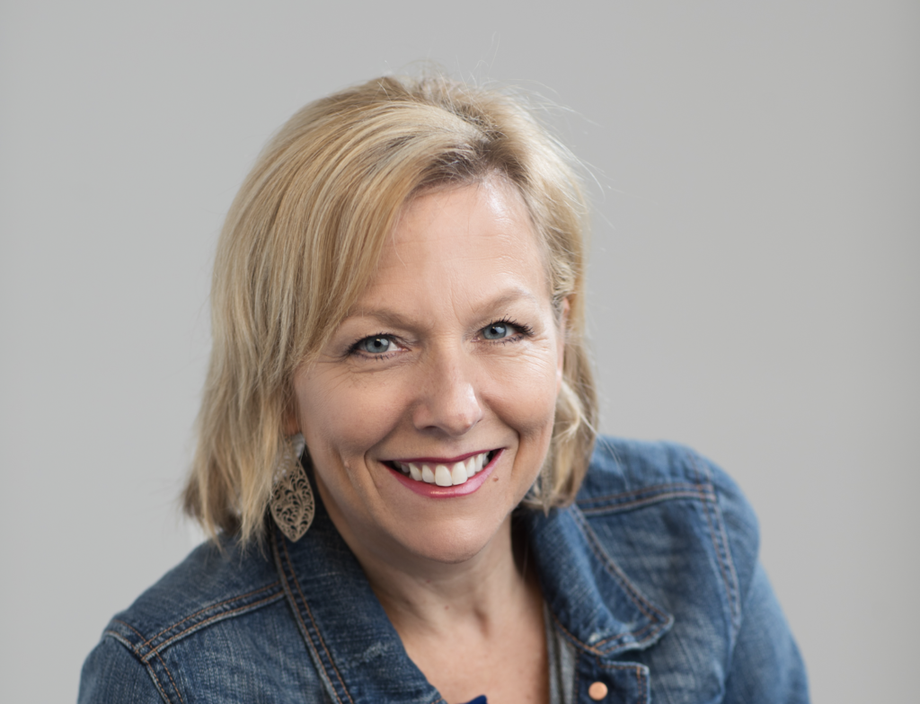 The Messy Table with Allyson Evans [Ep. 71: Breaking the Chains]